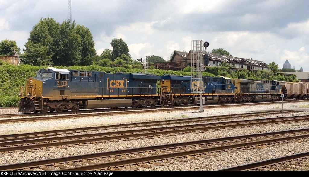 CSX 3179, 850, and 294